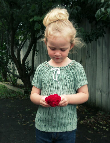 Holland Designs Crochet Pattern - Crocheted Peasant Top | The Ribbon Rose